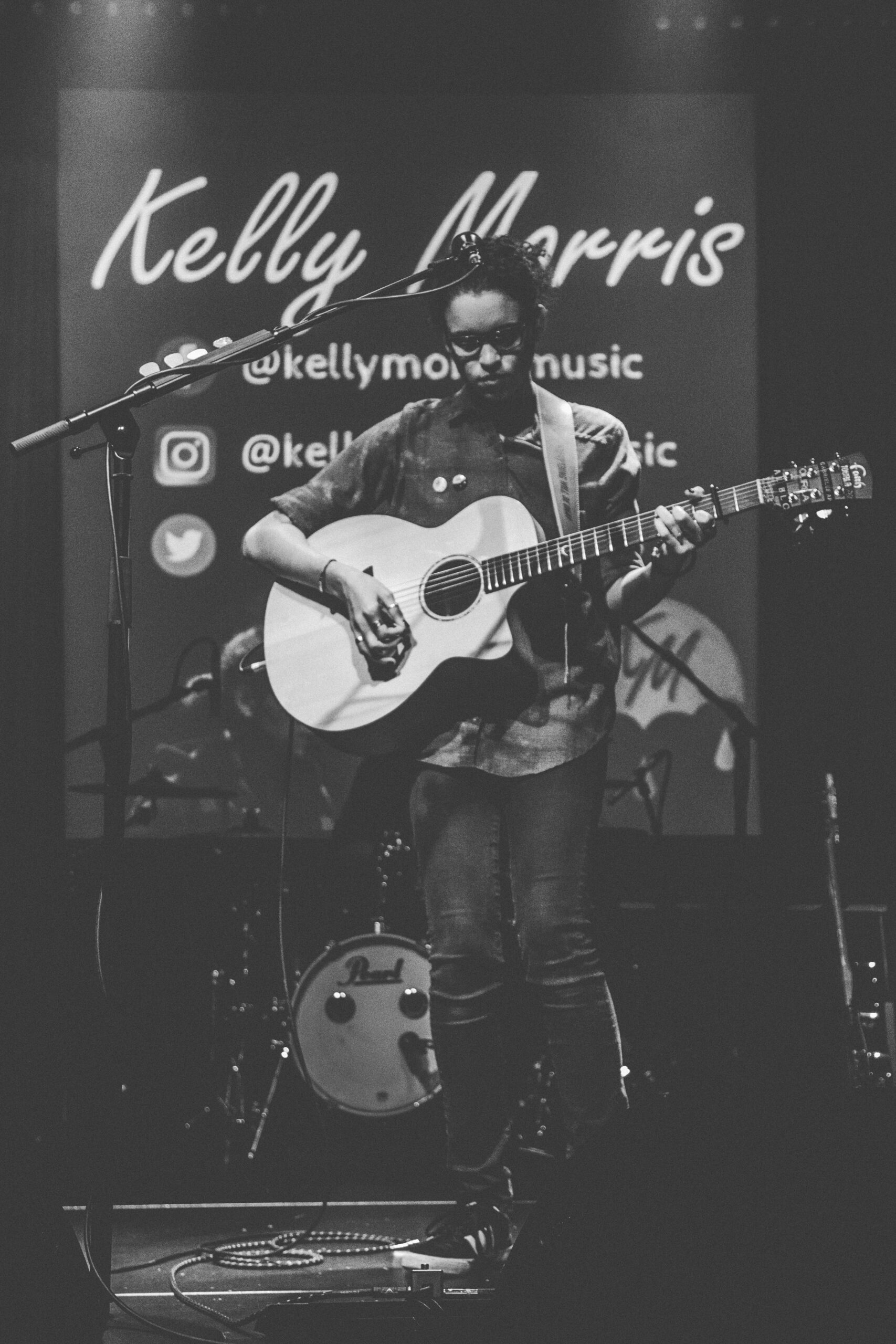 Kelly Morris – Singer-Songwriter // Session Musician